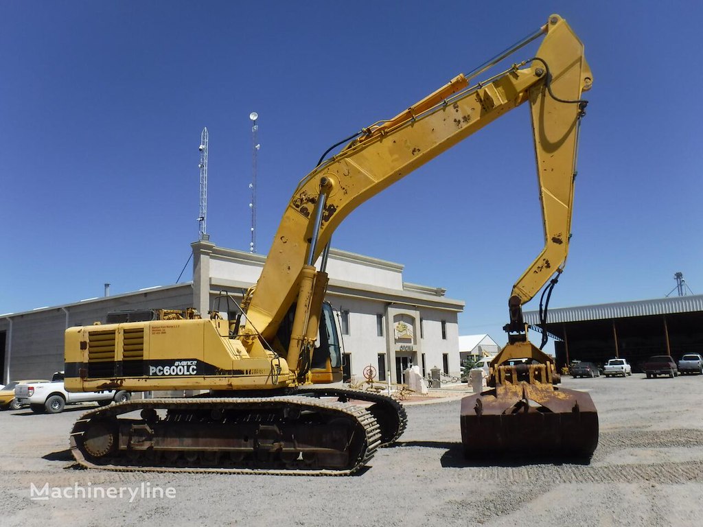 Komatsu PC600LC-6 bager guseničar