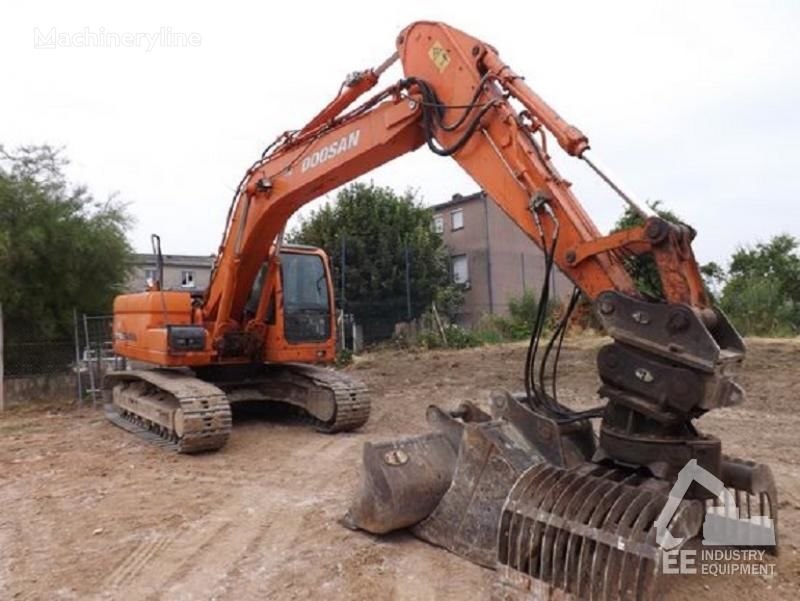 Doosan DX 180 LC bager guseničar