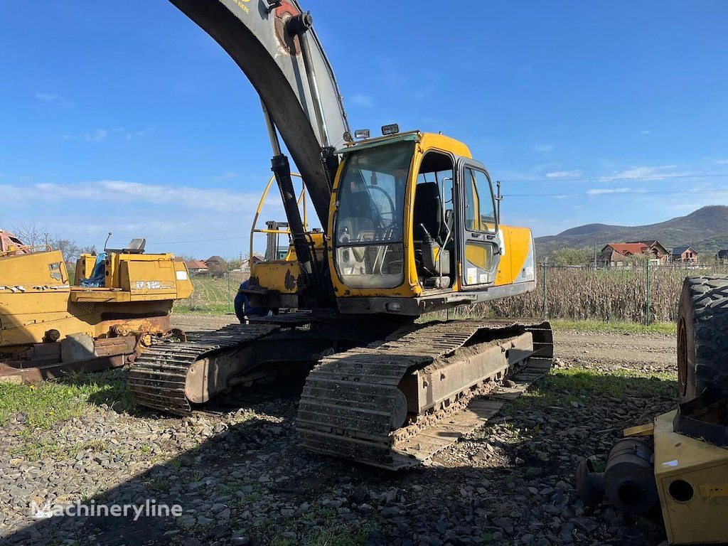 Volvo EC 240 (for parts) bager guseničar po rezervnim delovima