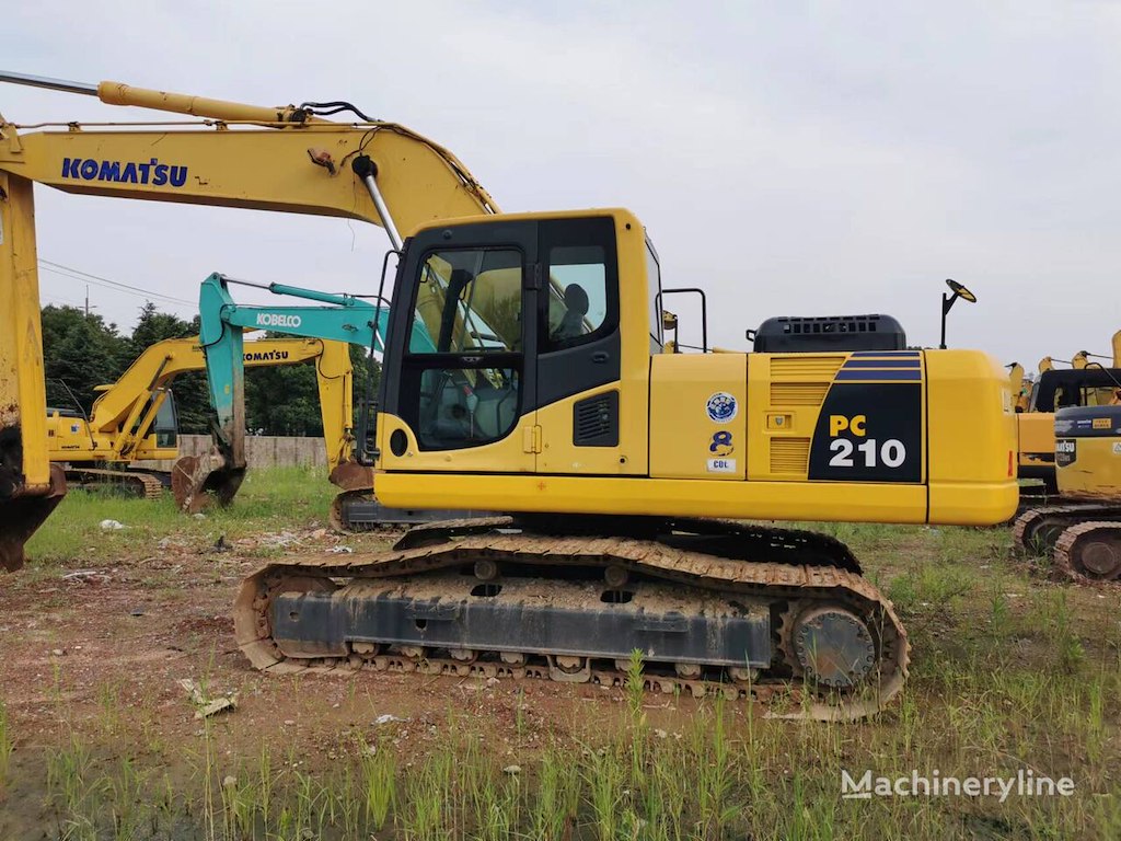 Komatsu PC210-8 bager guseničar