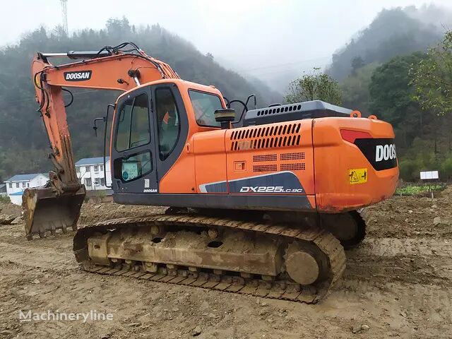 Doosan DX225LC-9C bager guseničar