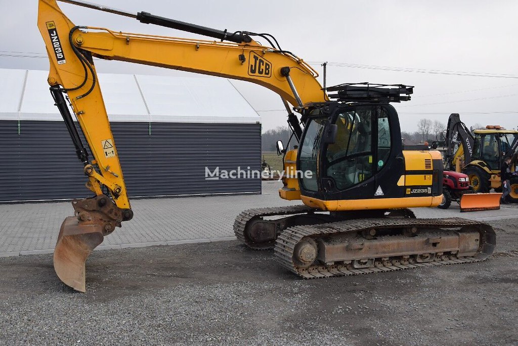 JCB JZ 235 bager guseničar