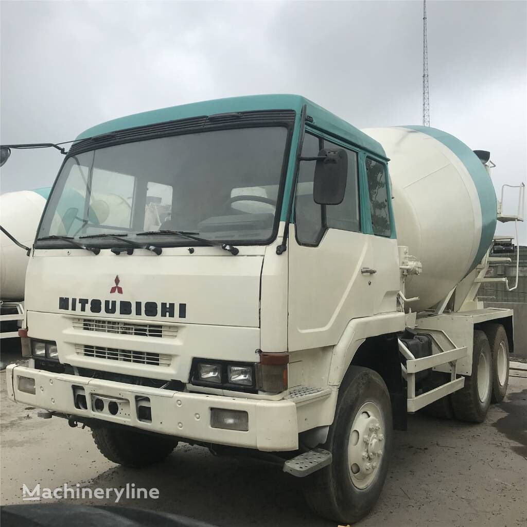 Mitsubishi FV415J kamion s mešalicom za beton