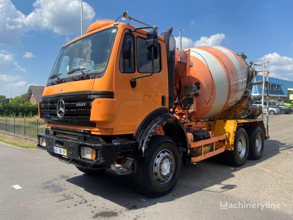 Mercedes-Benz SK 2527 MANUAL FULL STEEL SPRING kamion s mešalicom za beton