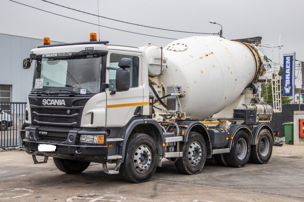 IMER Group na šasiji Scania P360 kamion s mešalicom za beton