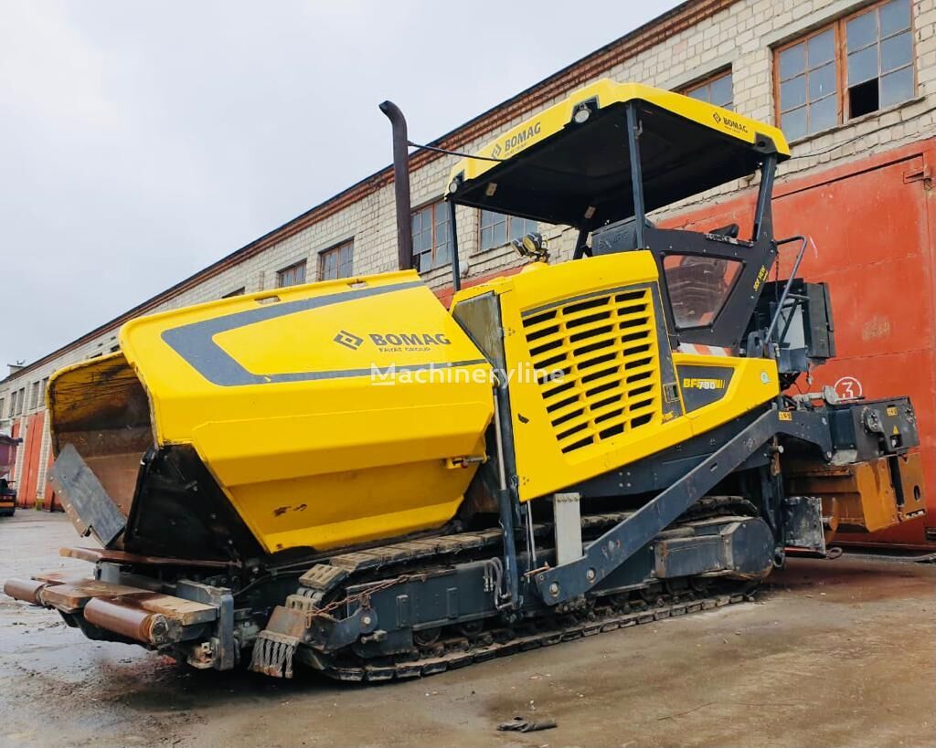 BOMAG BF700C-2 asfaltni finišer guseničar