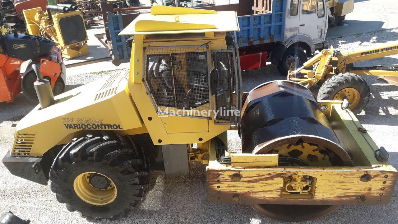 BOMAG BW225 D-3 POLYGON kompaktor s jednim valjkom