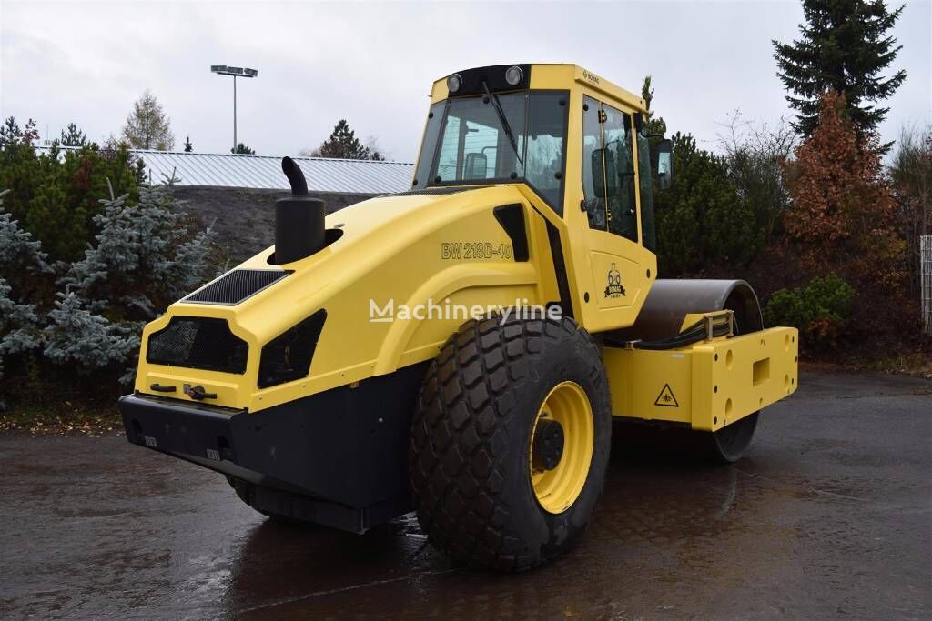 Novi BOMAG BW 218 D-40 kompaktor s jednim valjkom