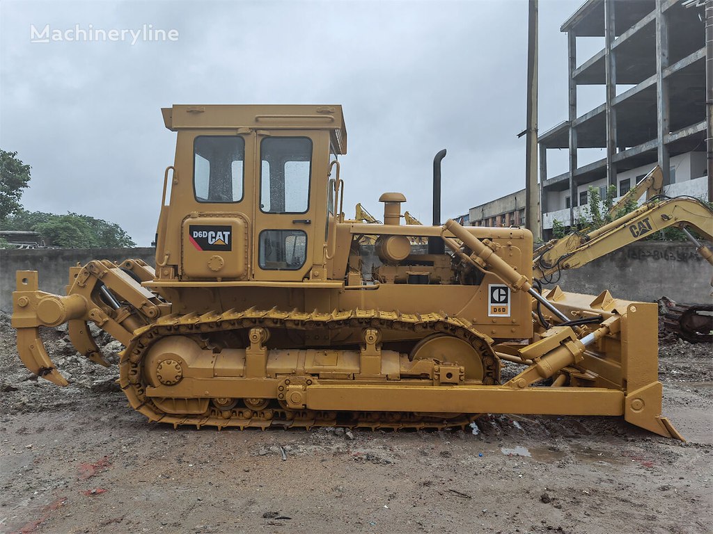 Caterpillar D6D buldožer