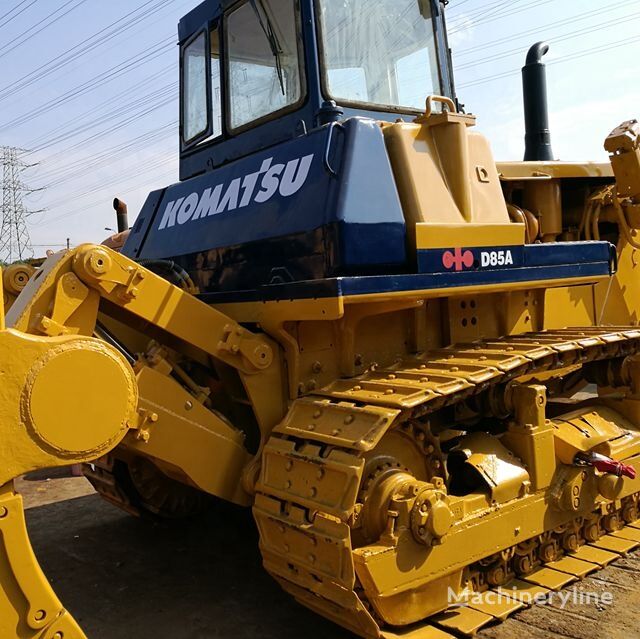 Komatsu D85A-18 buldožer