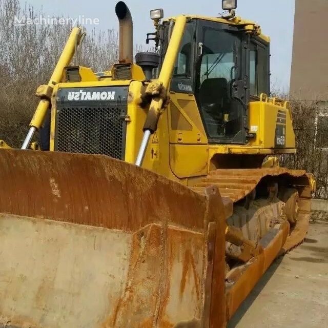 Komatsu D65EX-16 buldožer