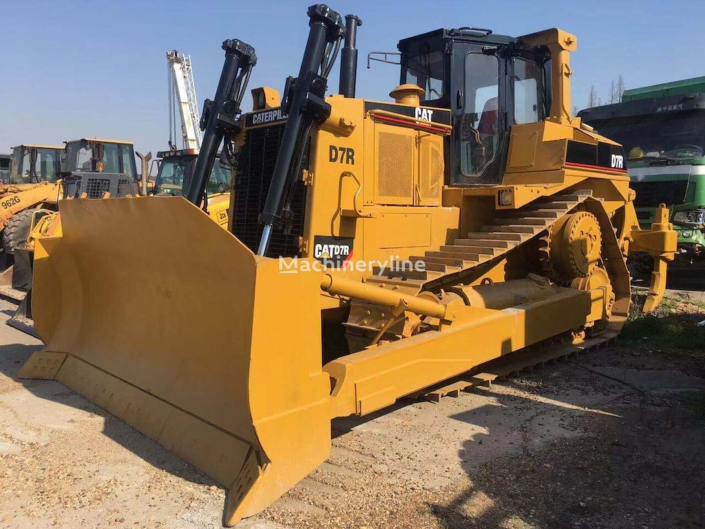 Caterpillar D7R buldožer