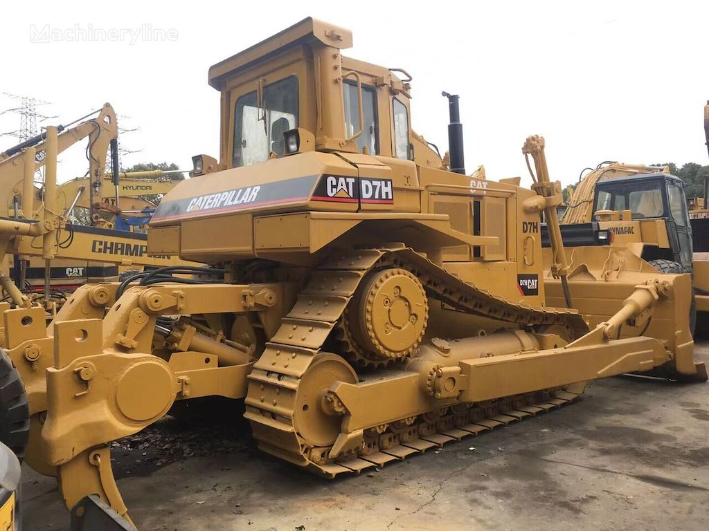 Caterpillar d7H buldožer