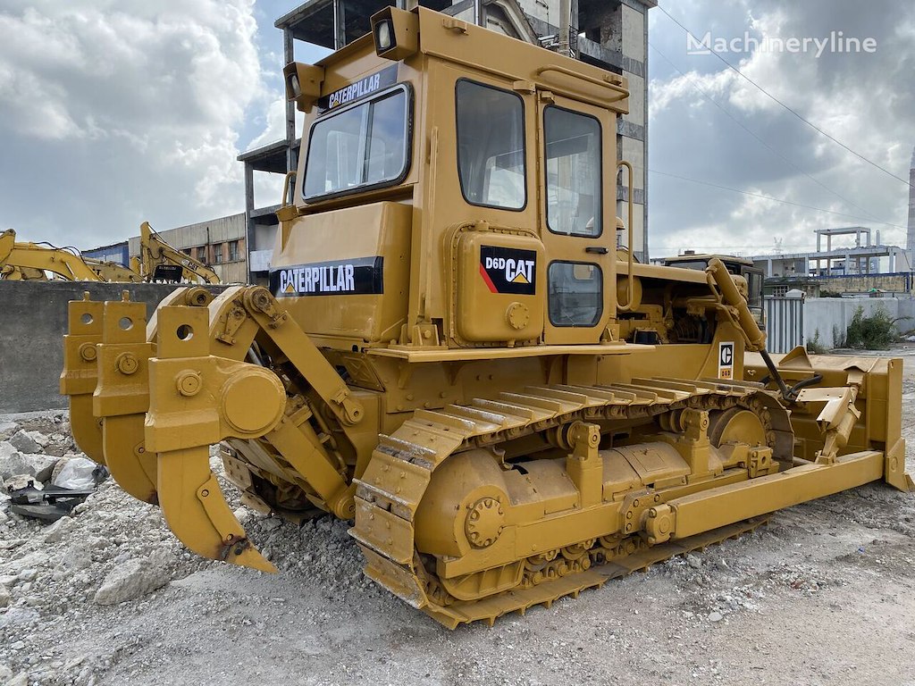 Caterpillar D6D buldožer