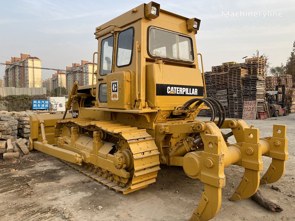 Caterpillar D6D buldožer