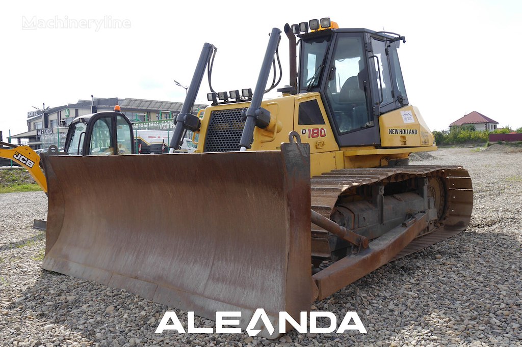 New Holland D180 buldožer