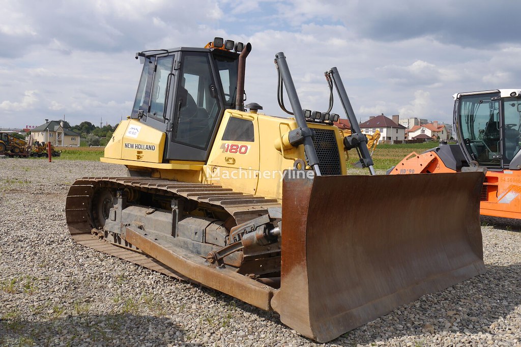 New Holland D 180 buldožer