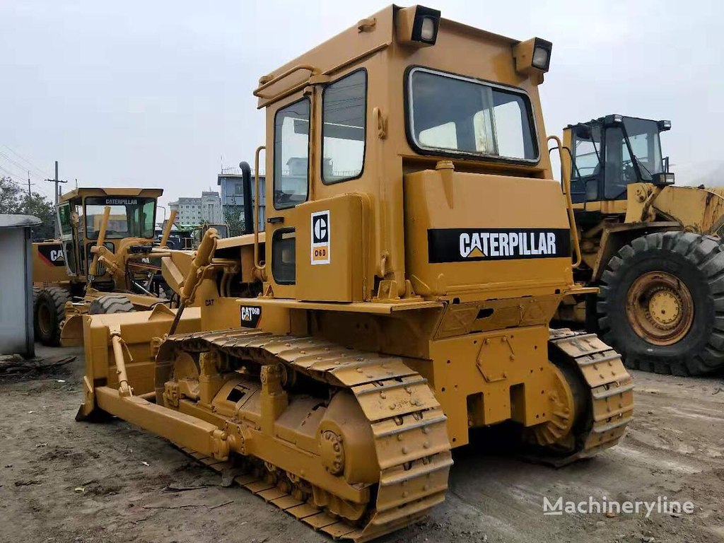 Caterpillar D6D buldožer