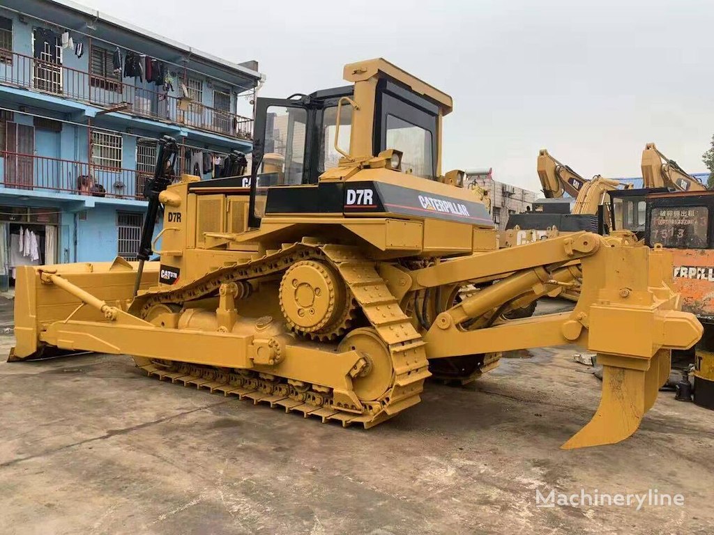 Caterpillar D7R buldožer