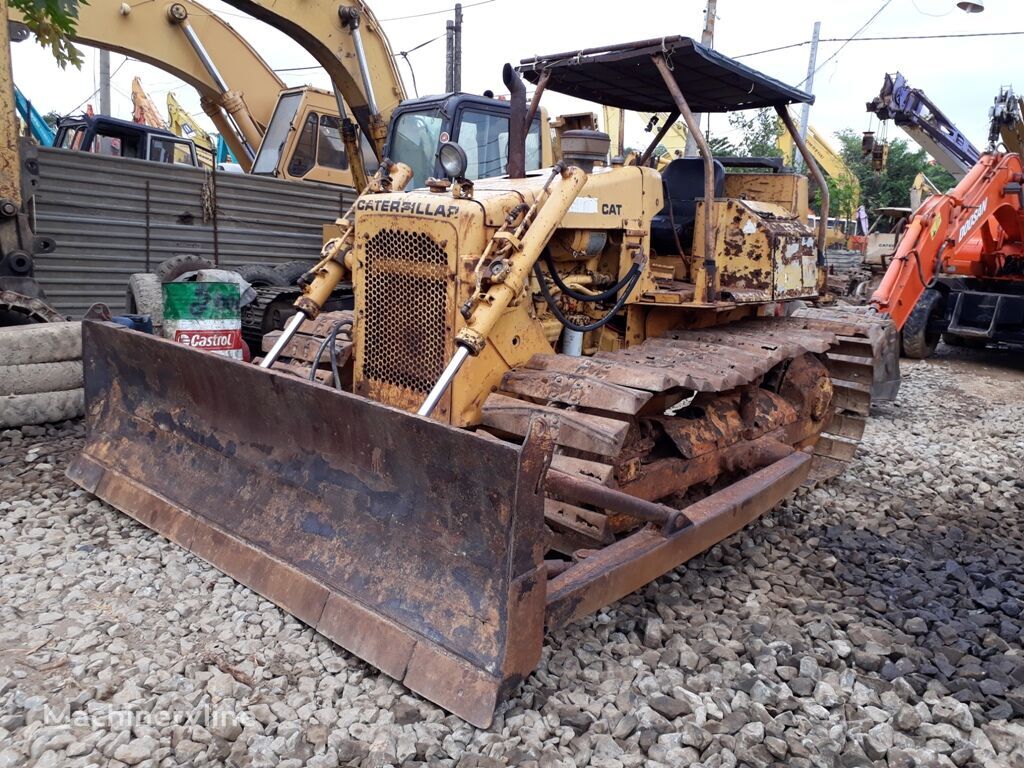 Caterpillar D4E buldožer