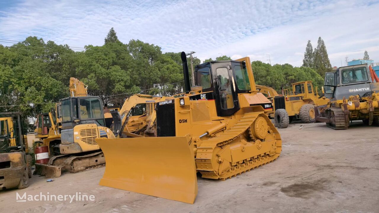 Caterpillar D5H buldožer