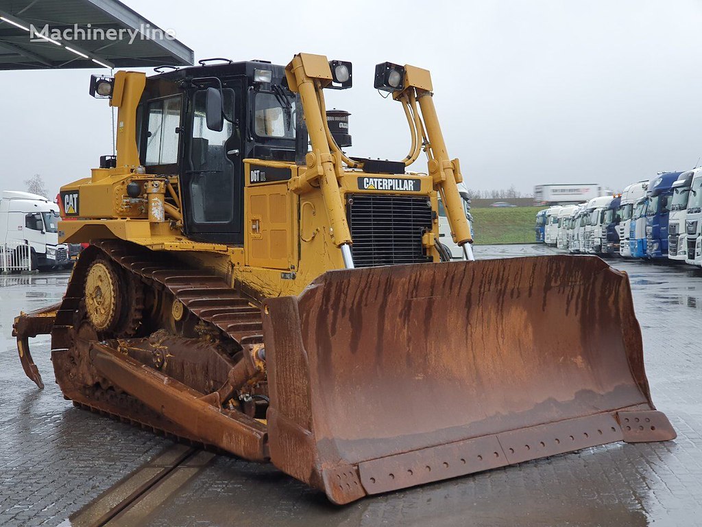 Caterpillar D6T XL buldožer