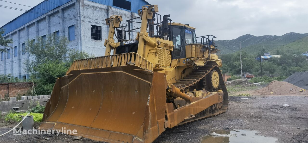 Caterpillar D10R buldožer