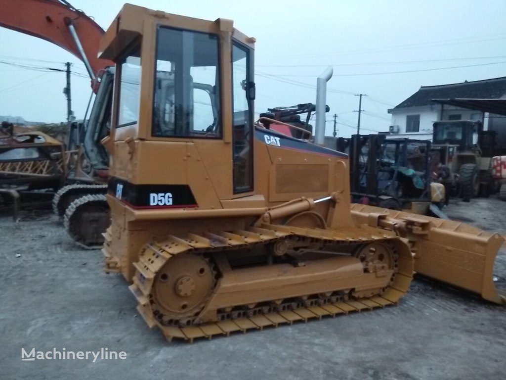 Caterpillar D5G buldožer