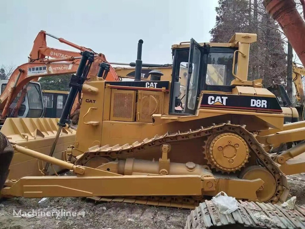 Caterpillar D8R buldožer