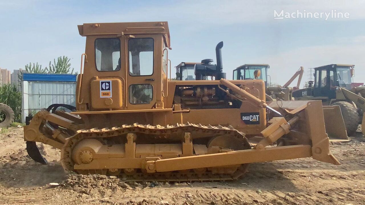 Caterpillar D6D buldožer