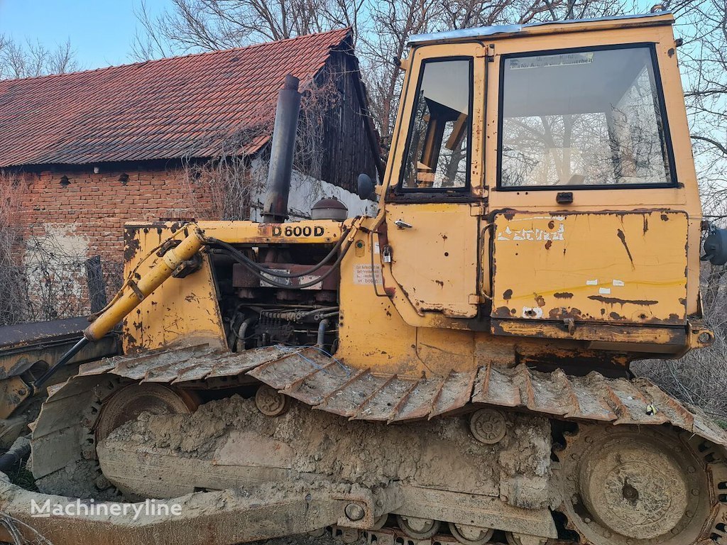 HANOMAG D600 buldožer