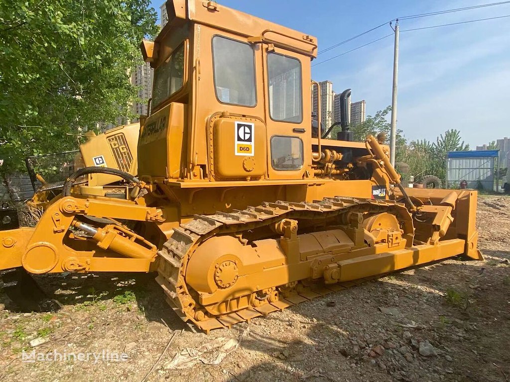 Caterpillar D6D buldožer