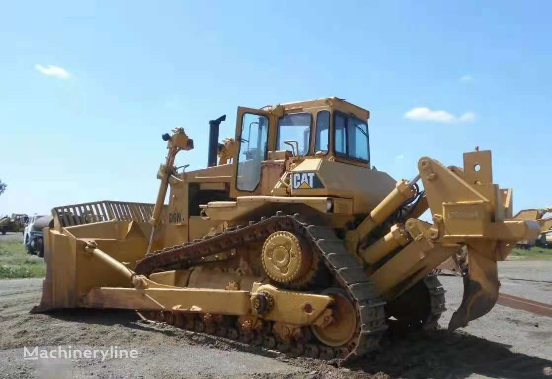 Caterpillar D9N buldožer