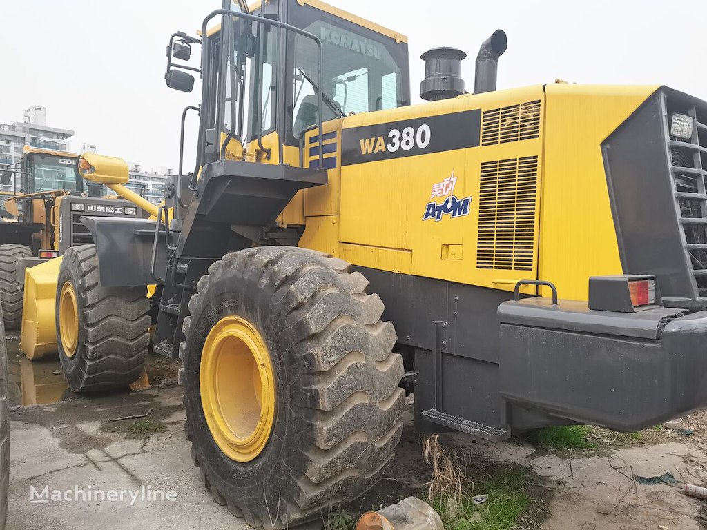 Komatsu WA380-6 prednji utovarivač