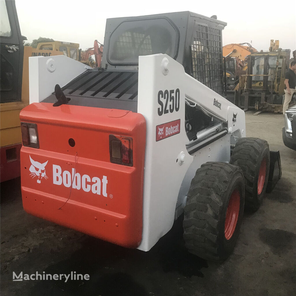 Bobcat S250 mini utovarivač