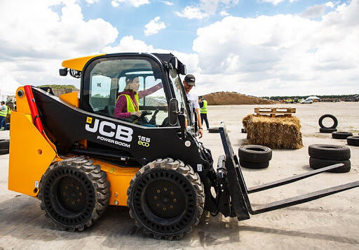 Novi JCB PB175 mini utovarivač