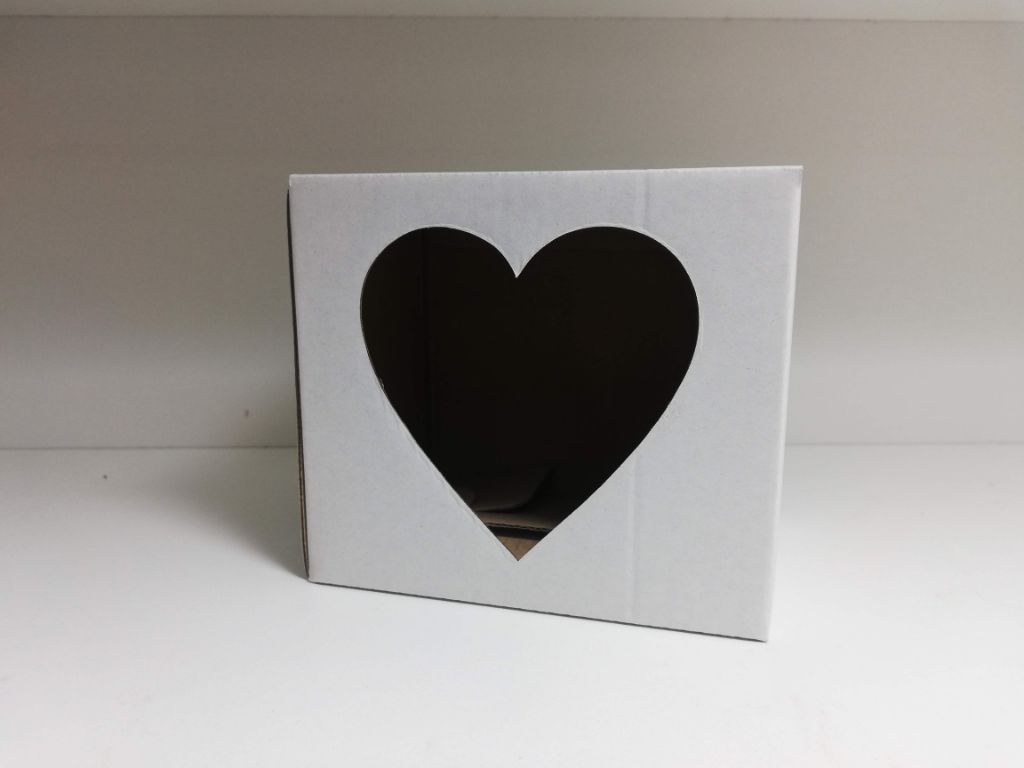 Kutija za šolju bela sa srcem