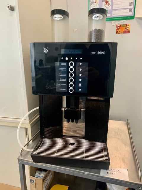WMF 1200 S aparat za kafu