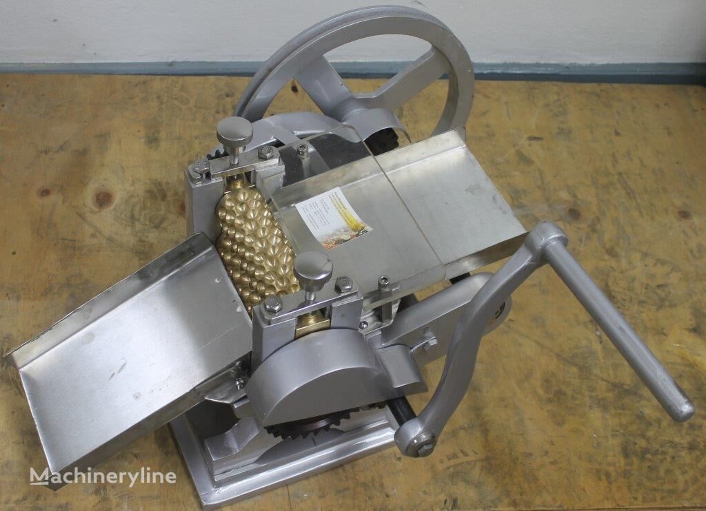 Novi Walzenprägemaschine für Hardbonbons mit Handkurbelantrieb linija za proizvodnju slatkiša