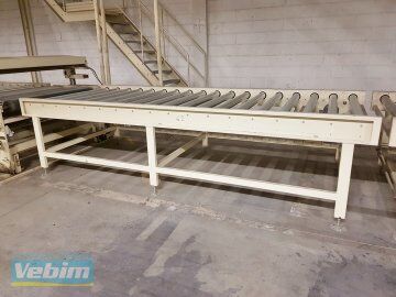 Roller conveyor trakasti transporter