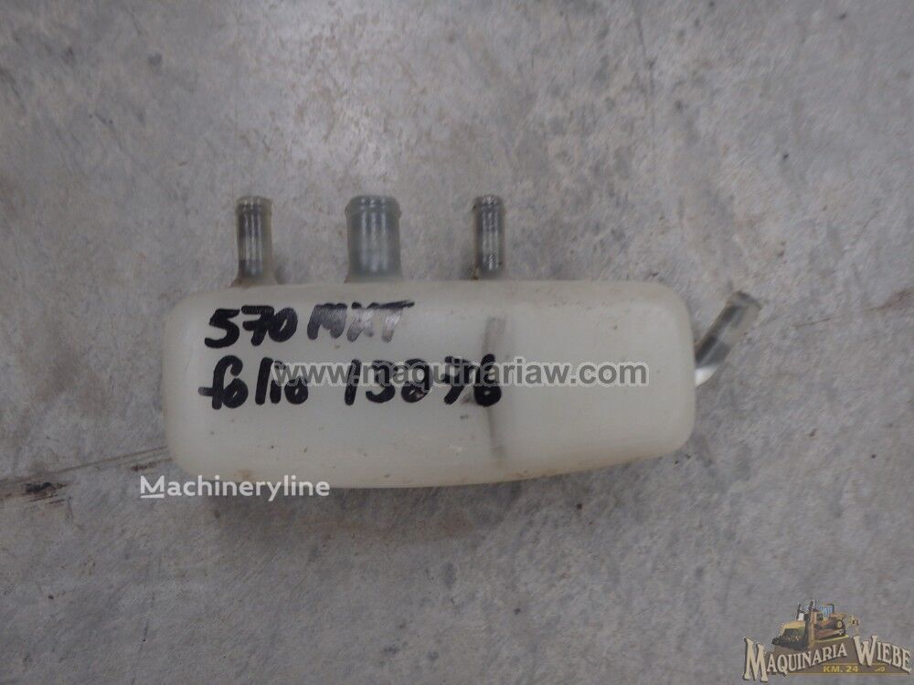 1976943C1 posuda za kočione tečnosti za Case 570MXT prednjeg utovarivača