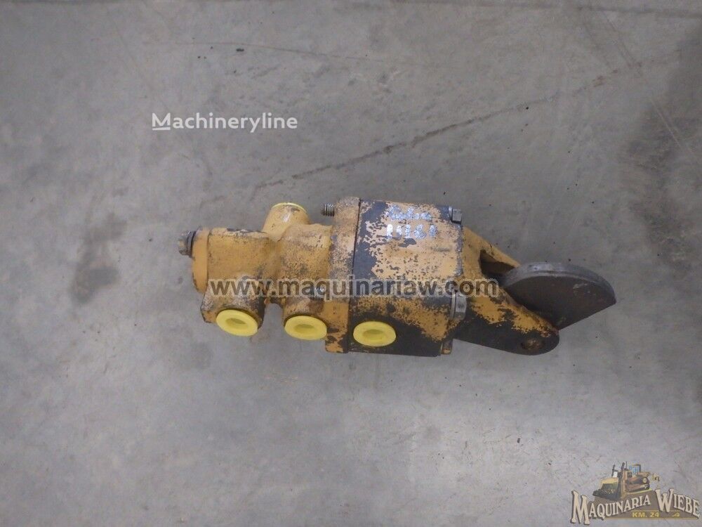 122-2012 hidraulični razvodnik za Caterpillar D3C buldožera
