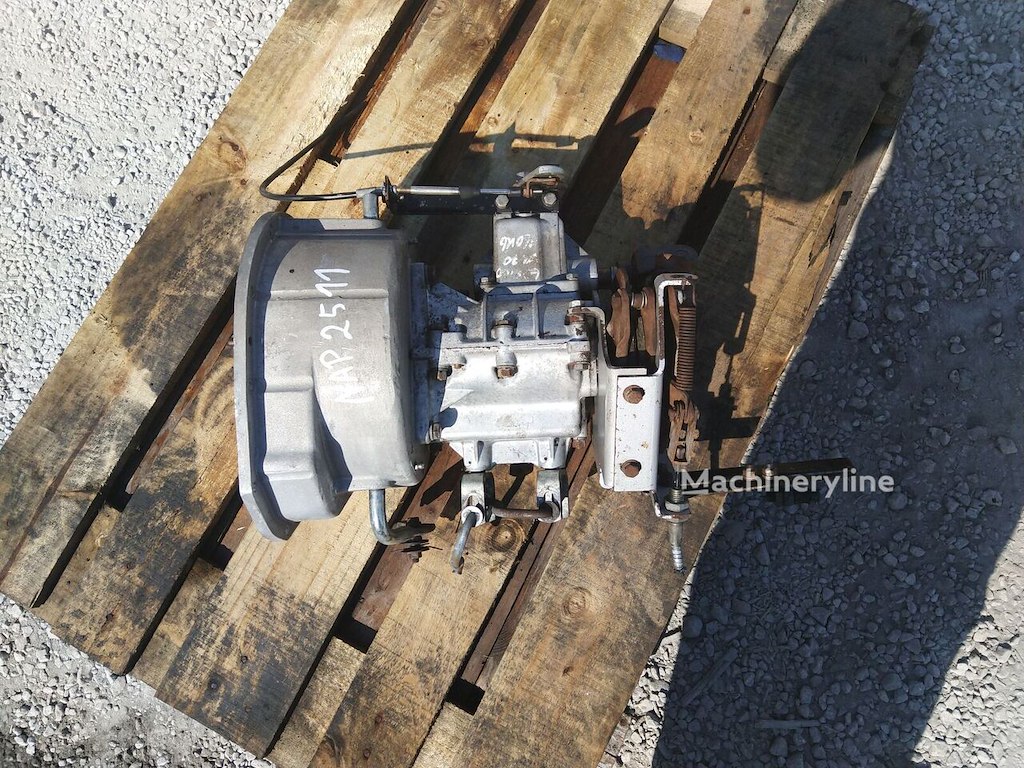 GETRIEBE TRANSMISSION 833509 H2390 menjač za prednjeg utovarivača