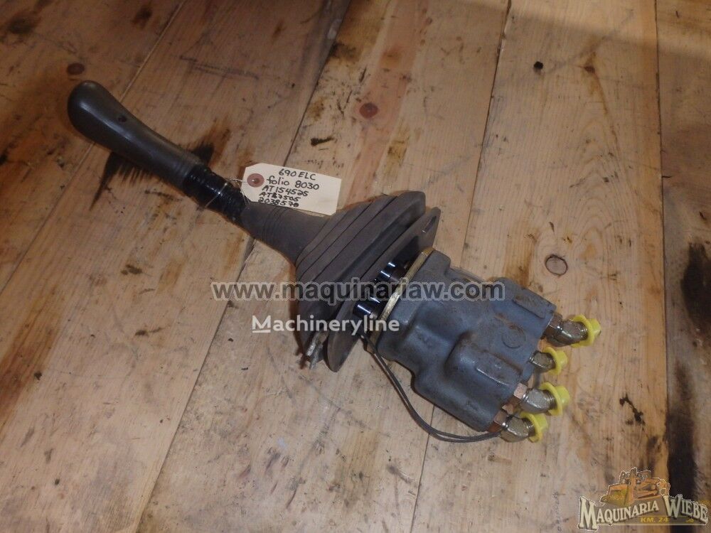 AT154525 2038578 džojstik menjača za John Deere 690E LC bagera