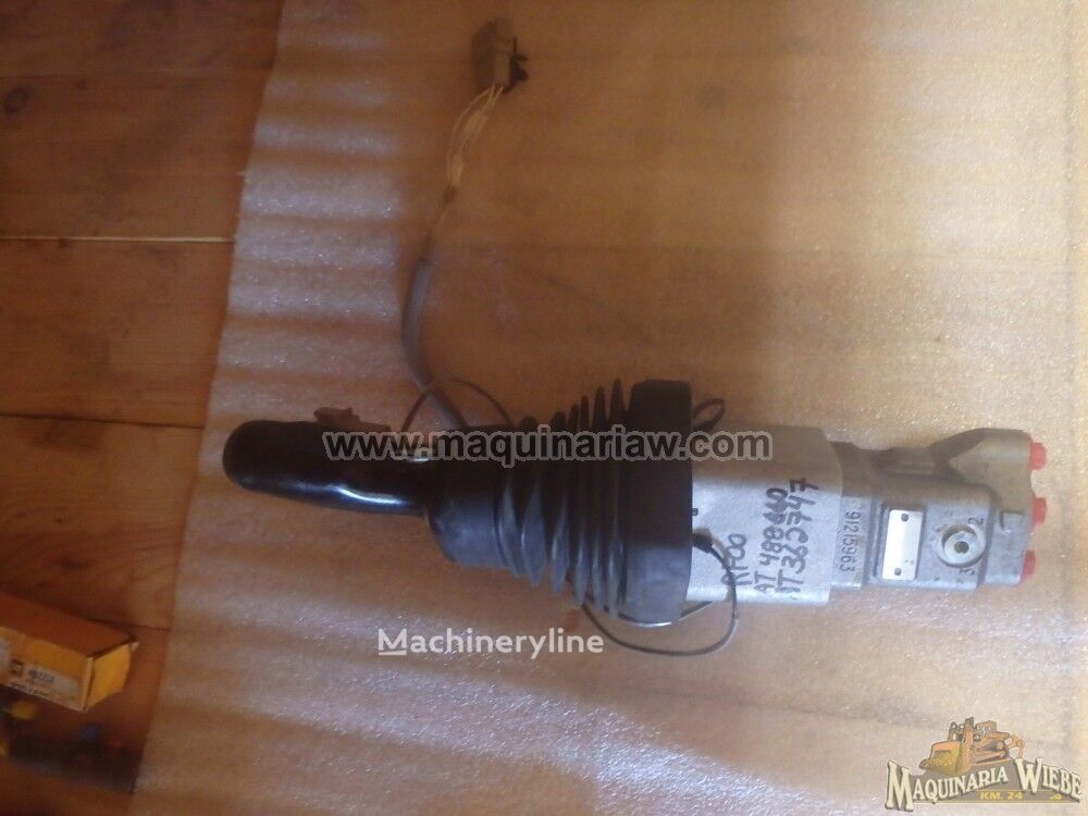 AT362747 džojstik menjača za John Deere 444K 544K prednjeg utovarivača