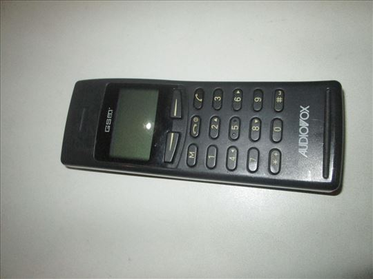 Kolekcionarski mobilni telefon Audiovox GSM 700