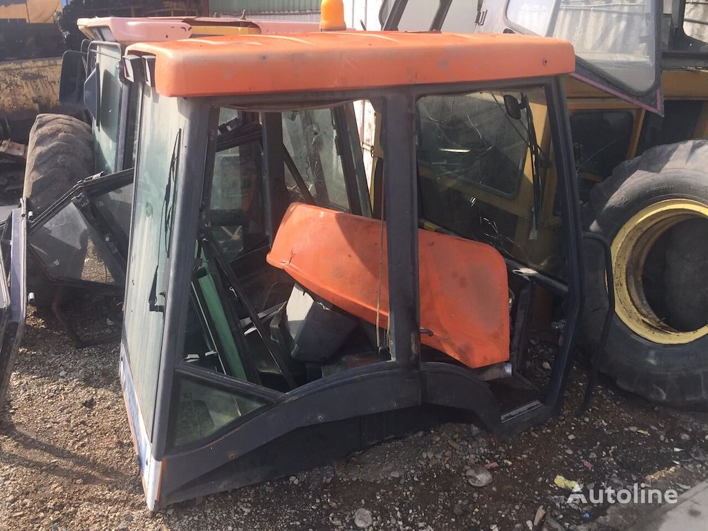 USED FIAT HITACHI FB90 FB100 FB110 FB200 BACKHOE LOADER kabina za Fiat-Hitachi FB 90 / FB 100 / FB 110 / FB 200 bagera-utovarivača