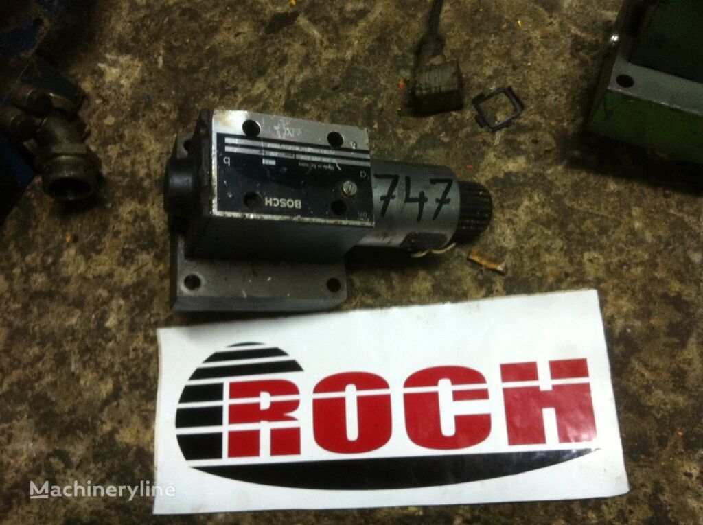 Bosch 1sek 0810001520 952B 081WV10P1N1 hidraulični razvodnik za bagera