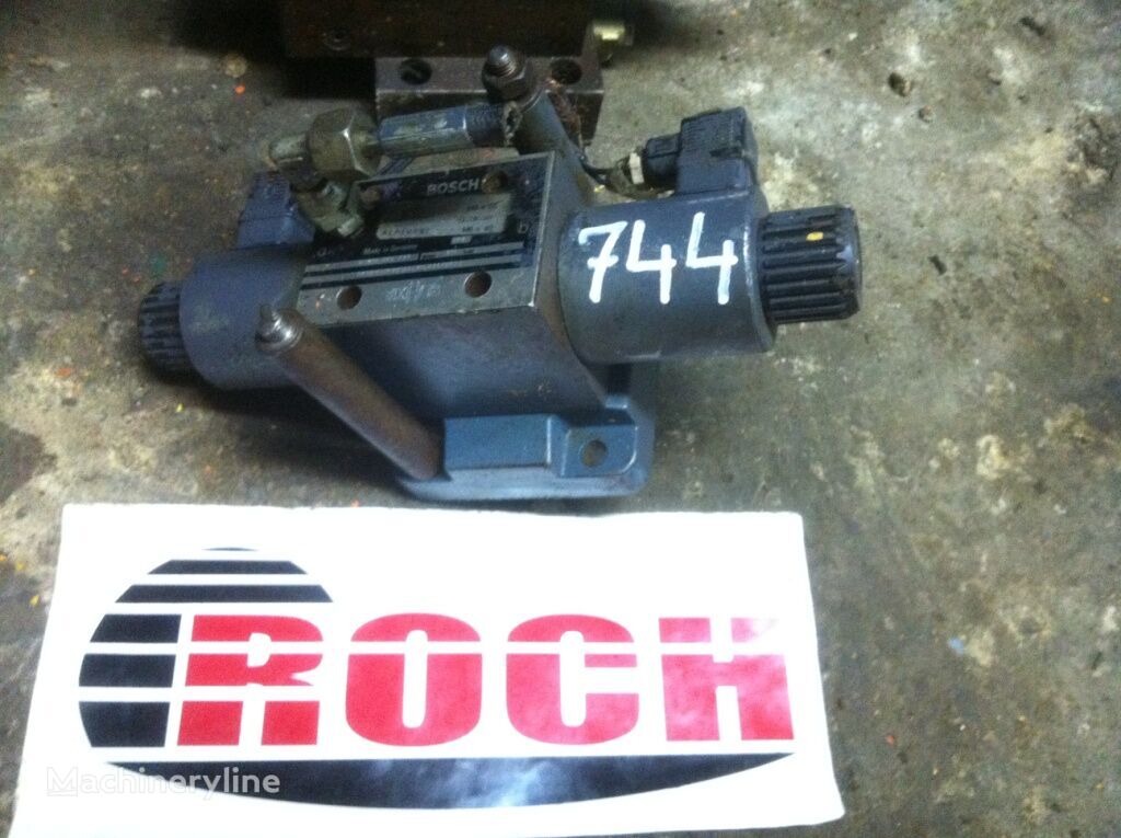 Bosch 1sek 0810001737 267B 081WV10P1M1 hidraulični razvodnik za bagera