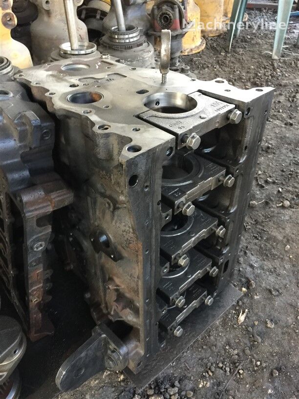 USED KOMATSU S4D104E PARTS CYLINDER BLOCK HEAD ROD COVER GEAR motor za Komatsu WB91 R-5 / WB93 R-5 / WB97 R-5 / WB93 S-5 / WB97 S-5 / WH 609-1 / WH 613-1 / WH 713-1 / WH 714-1 / WH 716-1 bagera-ut...